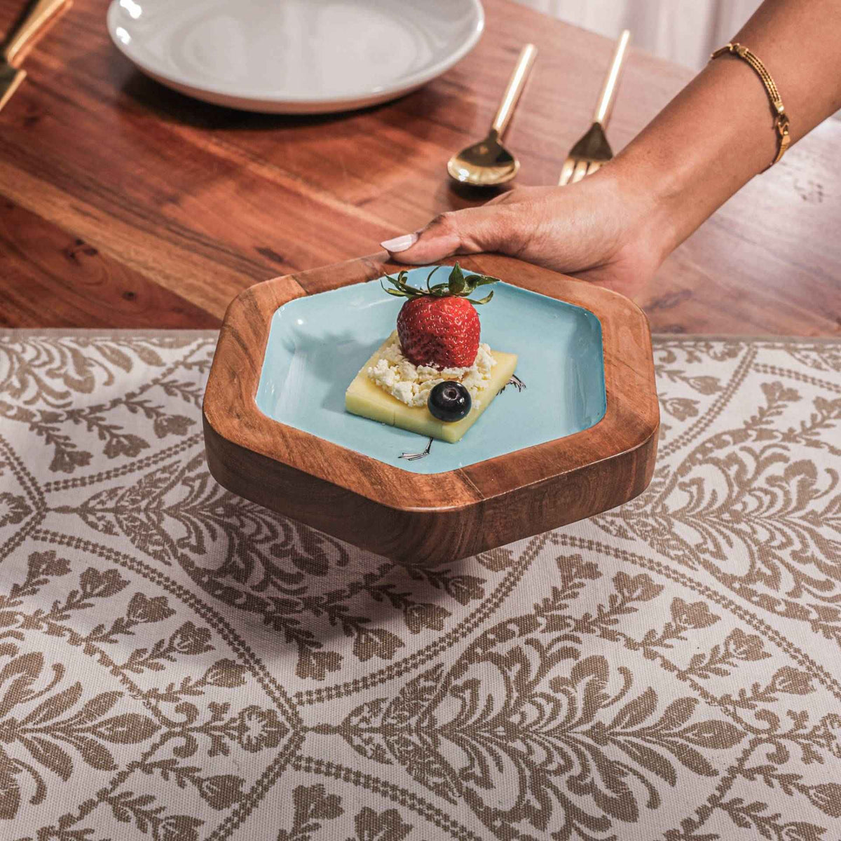 Pentingo Serving Platter – Ireka Homes
